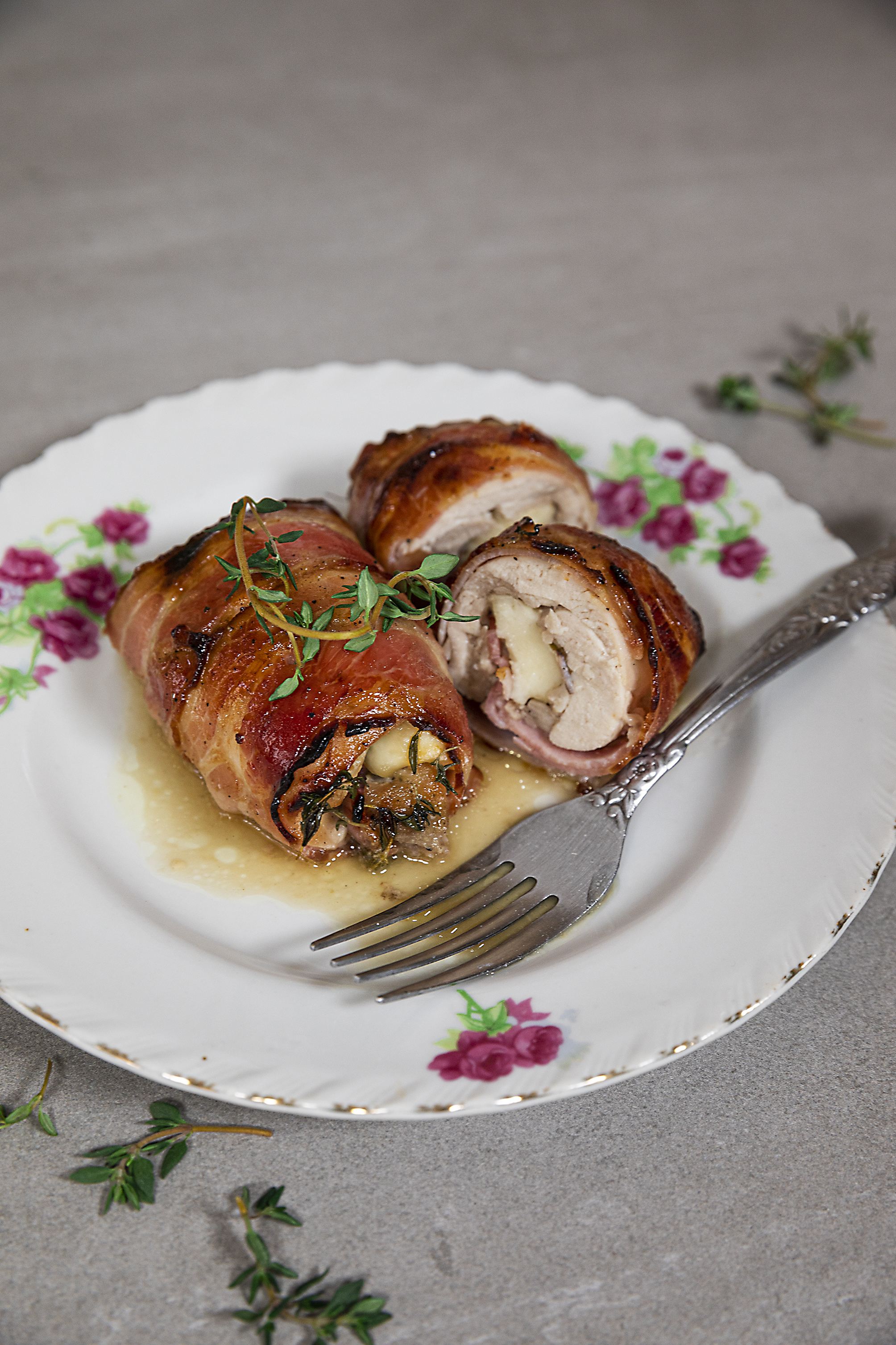 Chicken Rolls with Halloumi and Bacon - Recipe